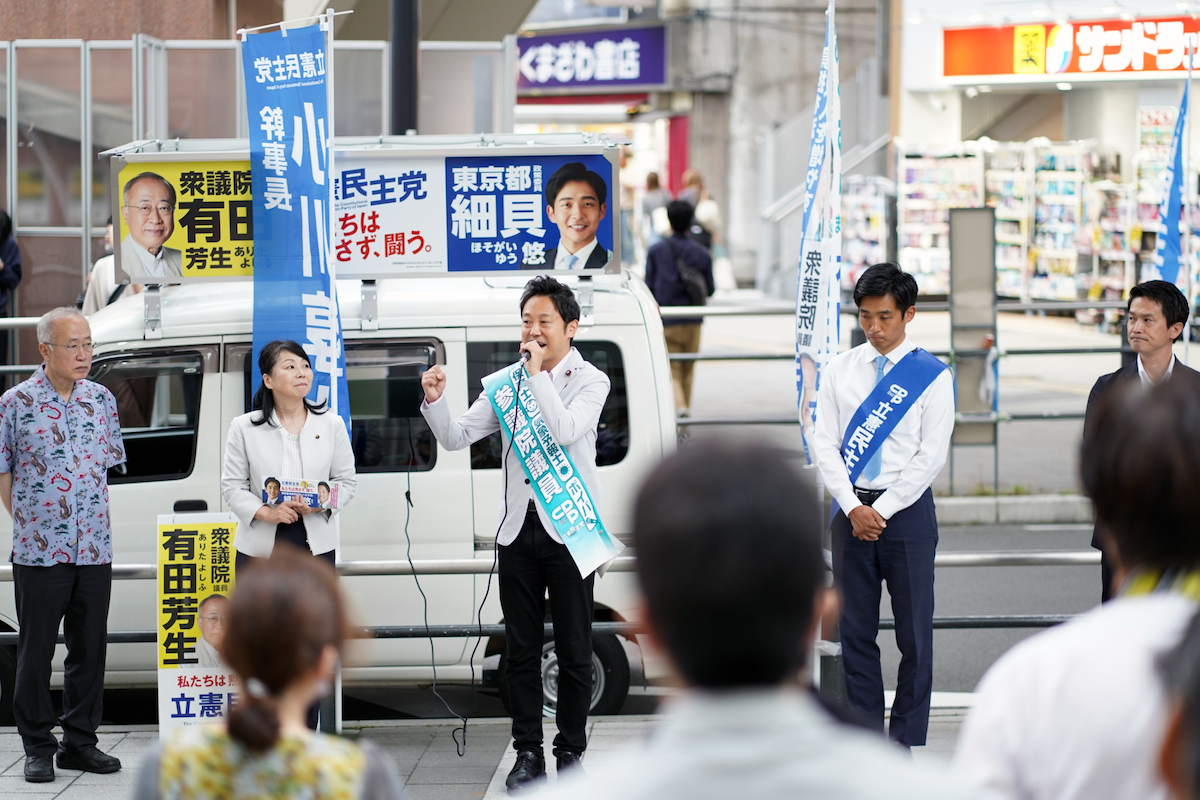 八王子駅へ細貝悠都政策委員の応援に伺いました – おくむらまさよし